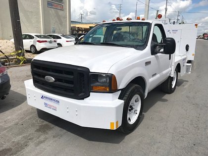 2006 Bob Tail Truck Ford F-350 XL